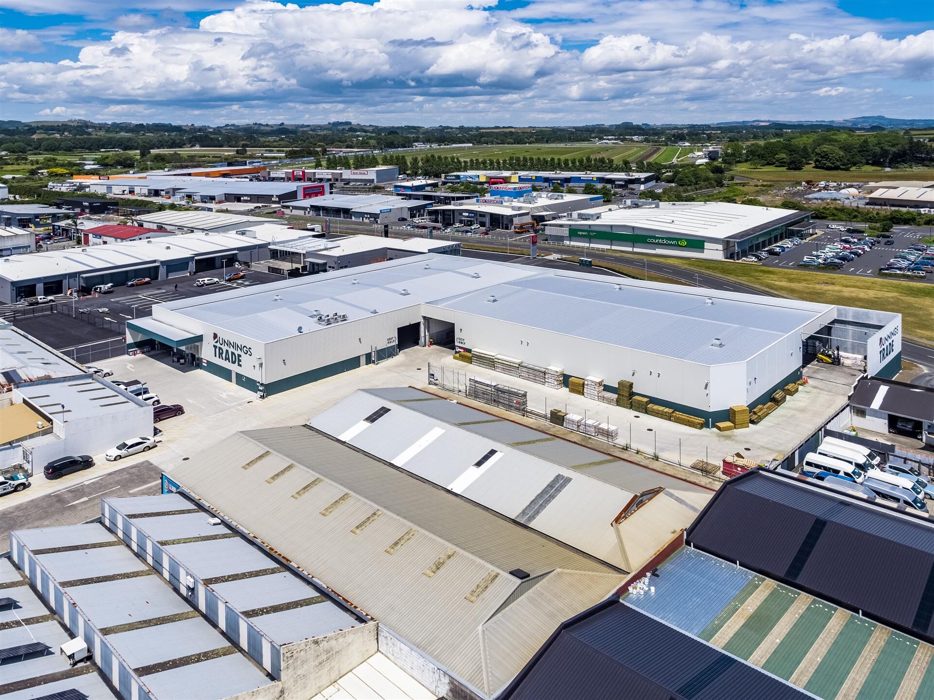 Bunnings Trade Centre site offers buyers stake in construction boom